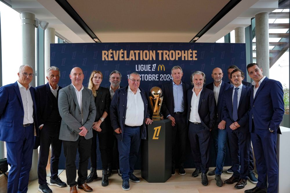 UN NOUVEAU TROPHÉE POUR LE CHAMPION DE FRANCE | LFP - Ligue de Football ...